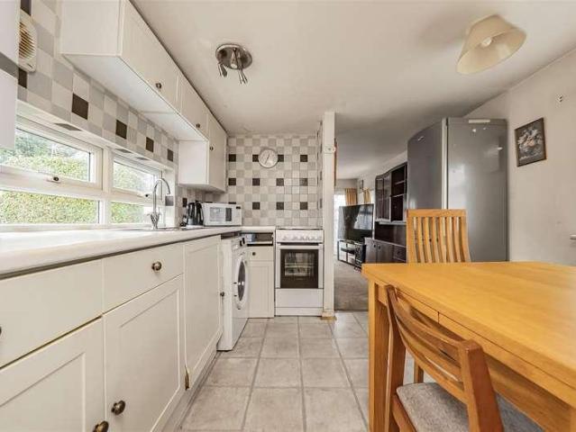 2 bed property for sale