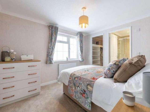 2 bed property for sale