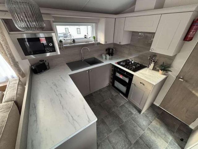 2 bed property for sale