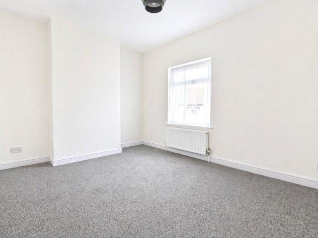 2 bed property for sale
