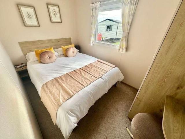 2 bed property for sale
