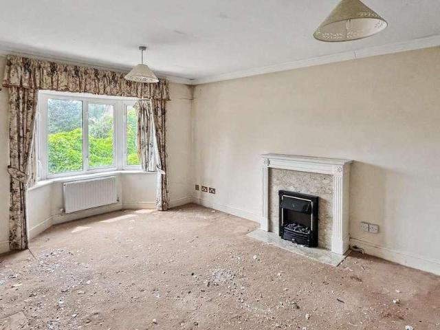2 bed property for sale