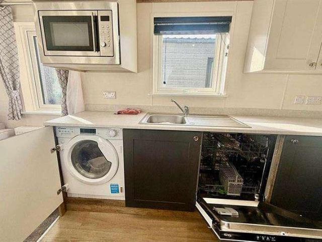2 bed property for sale