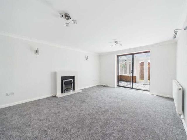 2 bed property for sale