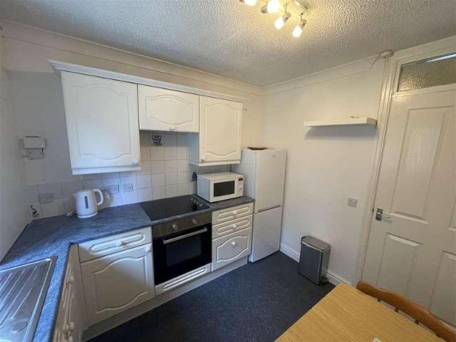 2 bed property for sale
