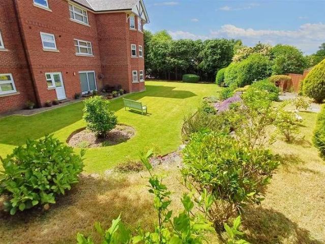 2 bed property for sale