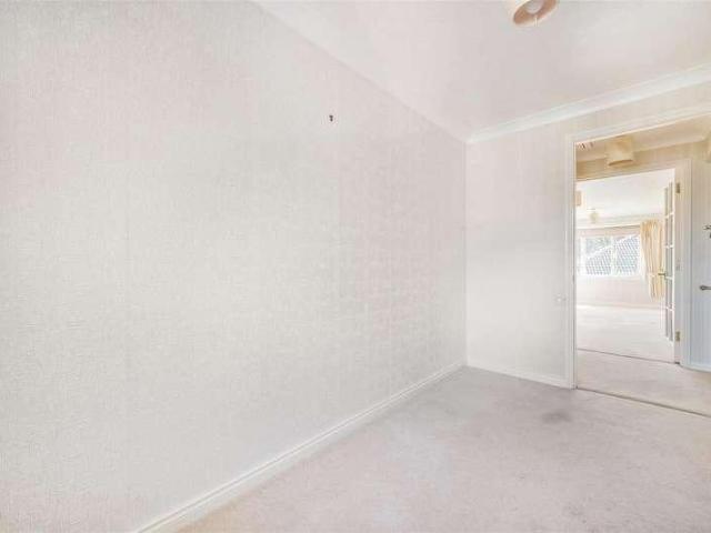 2 bed property for sale