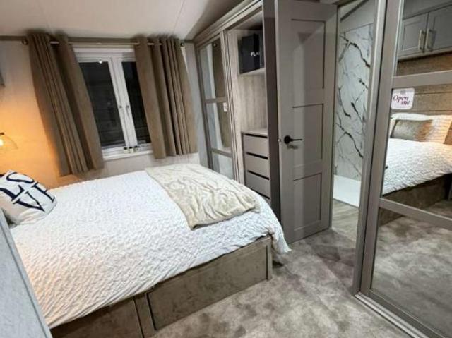 2 bed property for sale