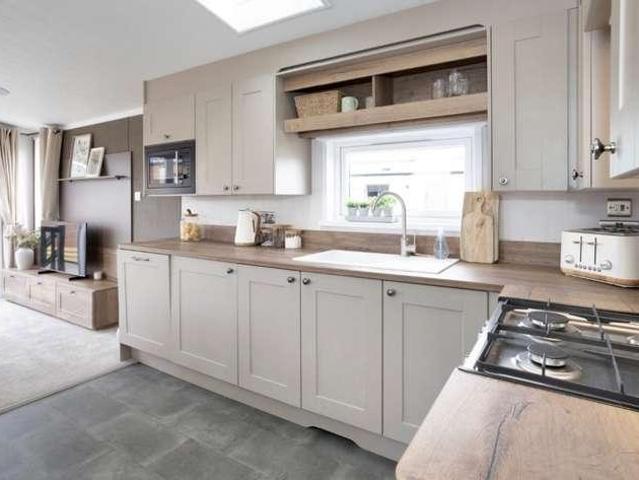 2 bed property for sale