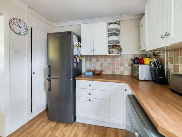 2 bed property for sale