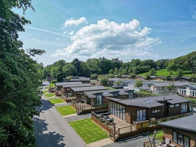 2 bed property for sale