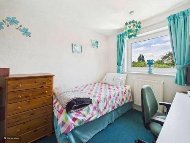 2 bed property for sale