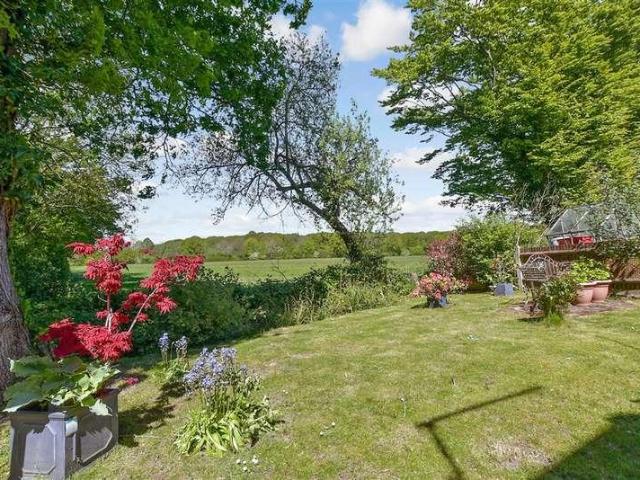 2 bed property for sale
