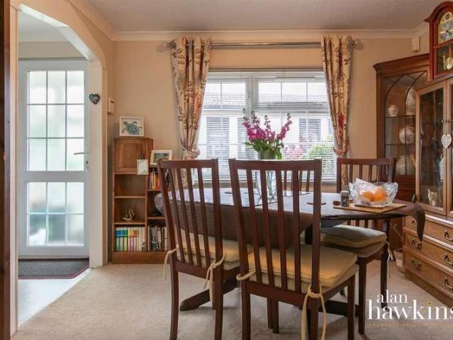 2 bed property for sale