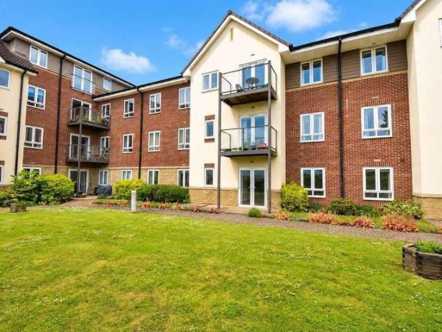 2 bed property for sale