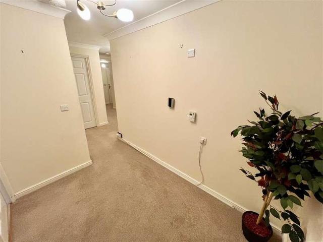 2 bed property for sale