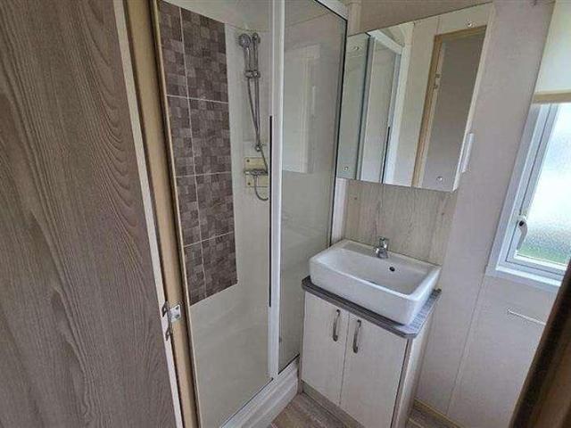 2 bed property for sale