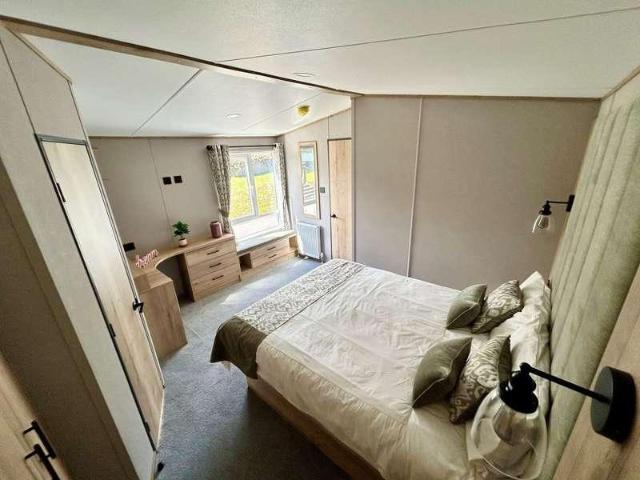 2 bed property for sale