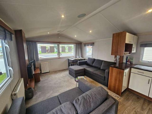 2 bed property for sale