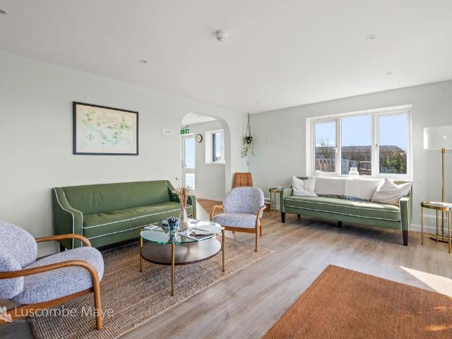 2 bed property for sale