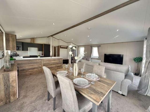 2 bed property for sale