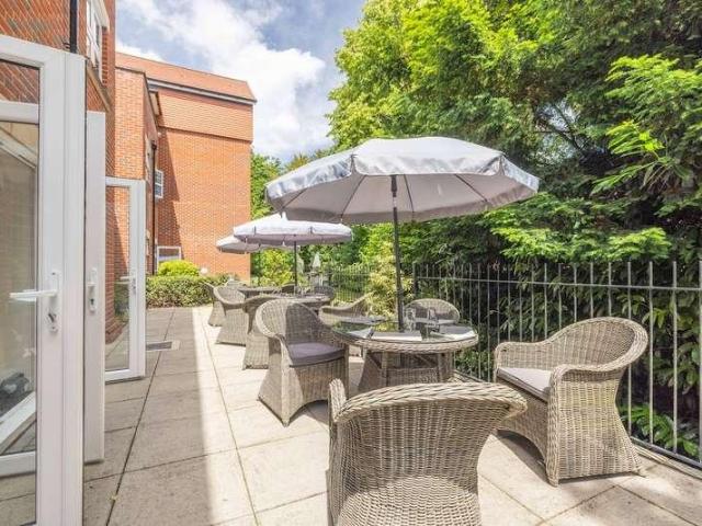2 bed property for sale