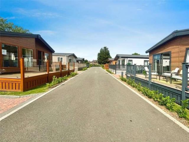 2 bed property for sale