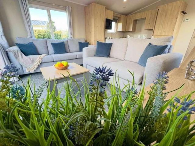 2 bed property for sale