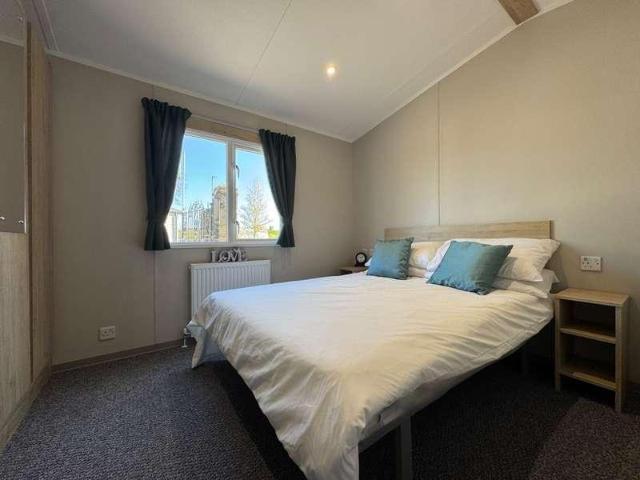 2 bed property for sale