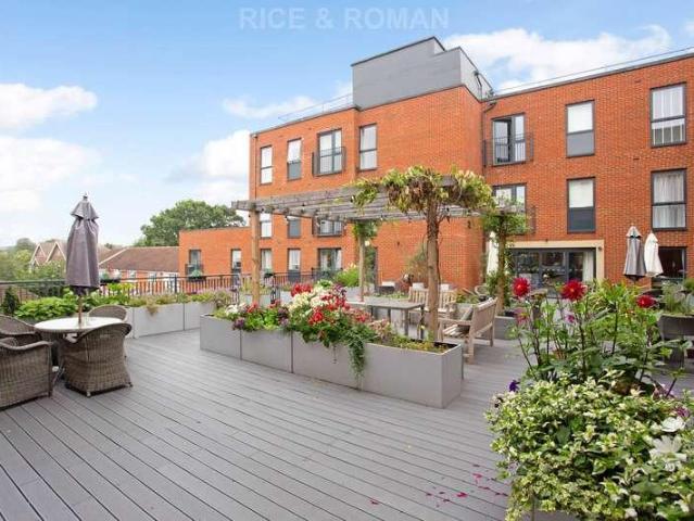 2 bed property for sale