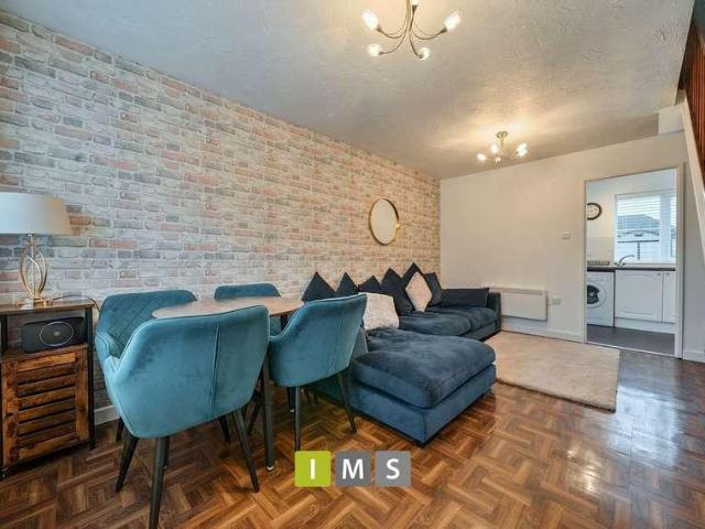 2 bed property for sale