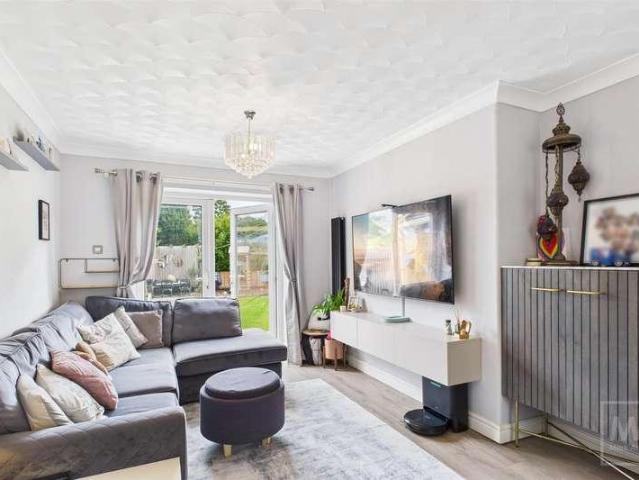 2 bed property for sale