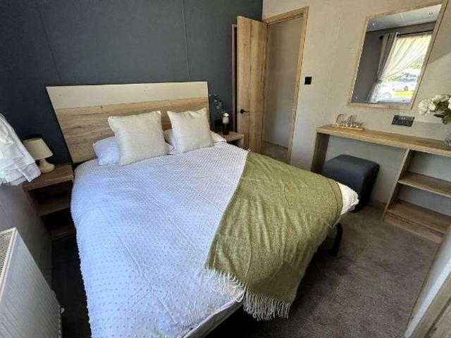 2 bed property for sale