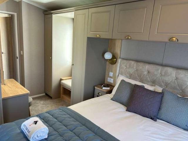 2 bed property for sale