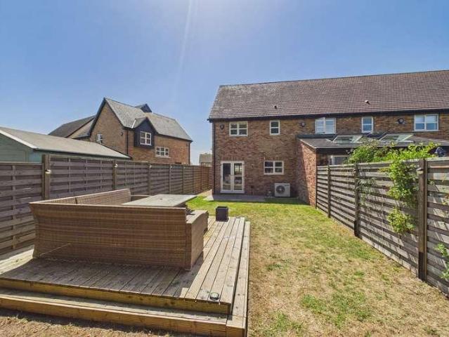 2 bed property for sale