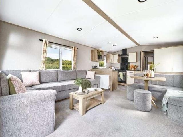 2 bed property for sale