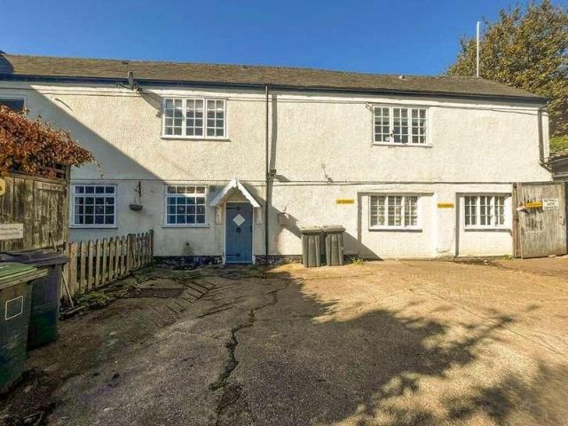 2 bed property for sale