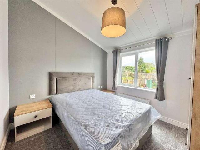 2 bed property for sale
