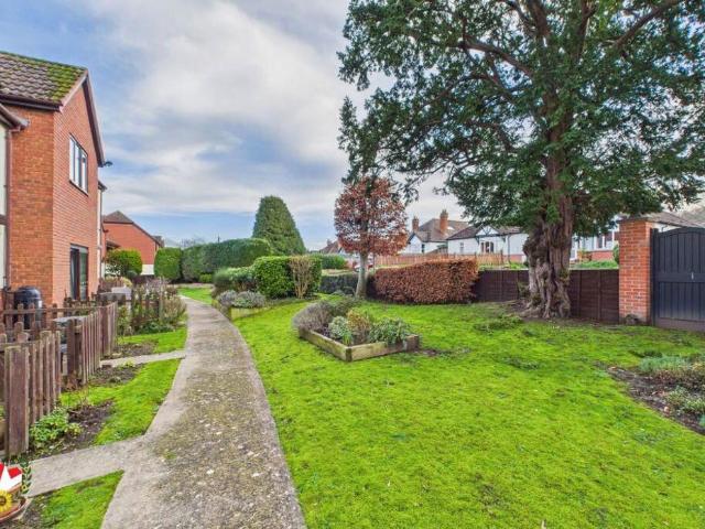 2 bed property for sale
