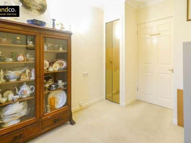 2 bed property for sale