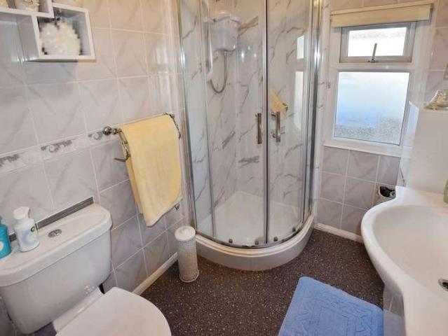 2 bed property for sale