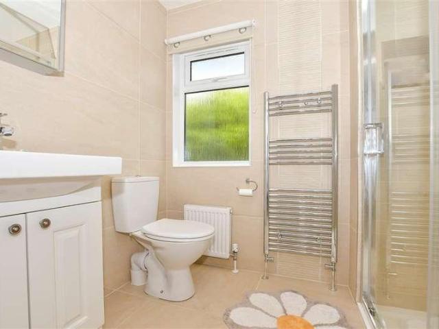 2 bed property for sale