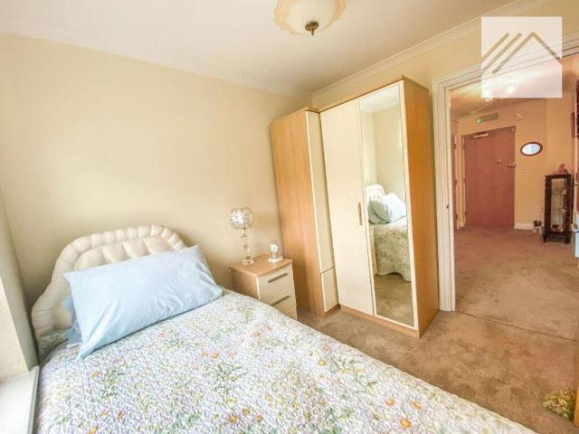 2 bed property for sale