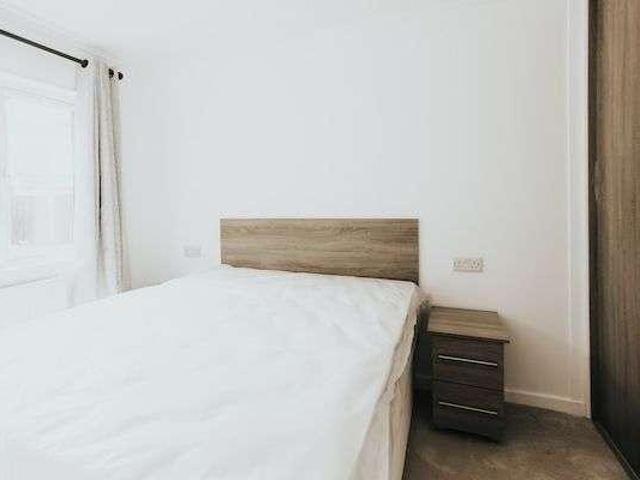 2 bed property for sale