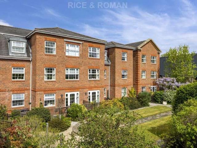 2 bed property for sale