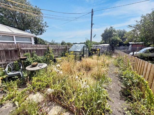 2 bed property for sale