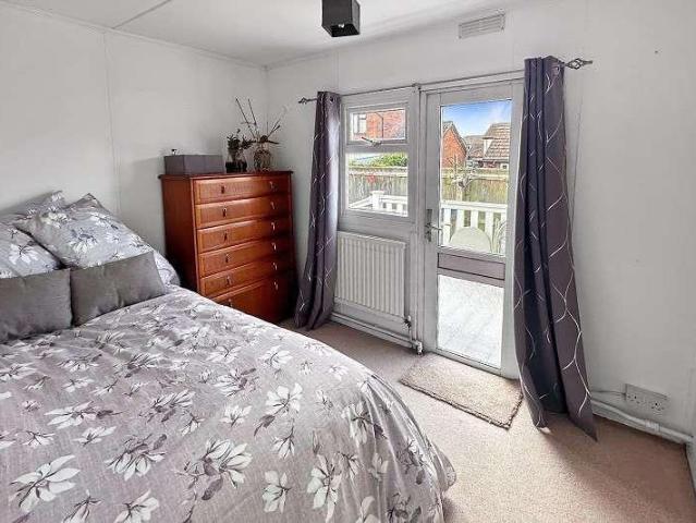 2 bed property for sale