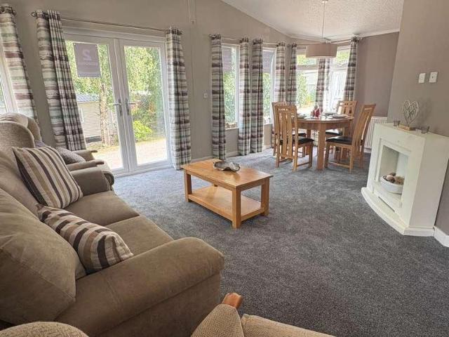 2 bed property for sale