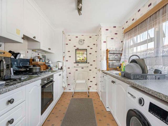 2 bed property for sale