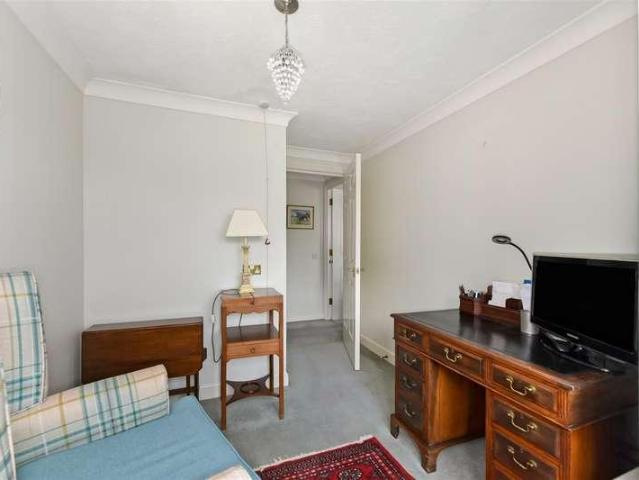2 bed property for sale
